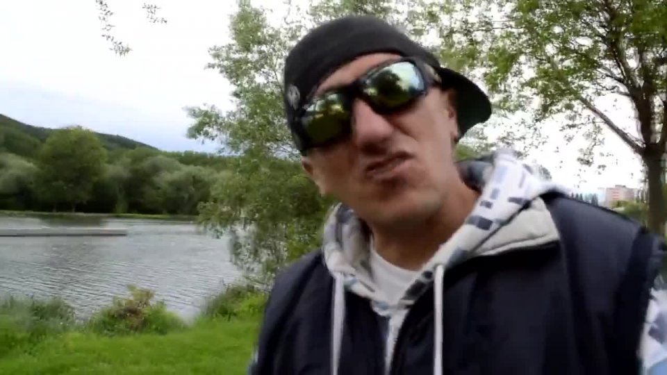 Pil si nepil si debil si - Mojevideo