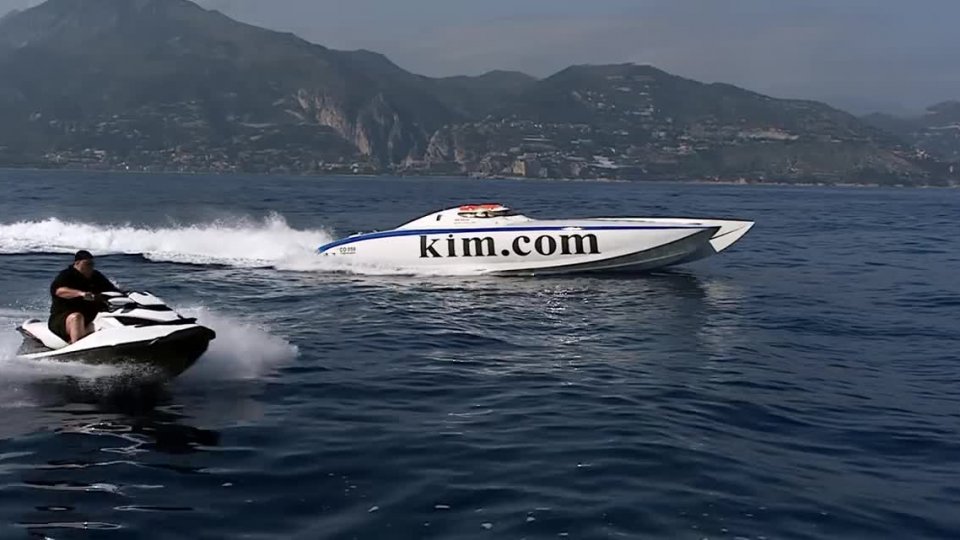 Kim Dotcom - Good Life - Mojevideo