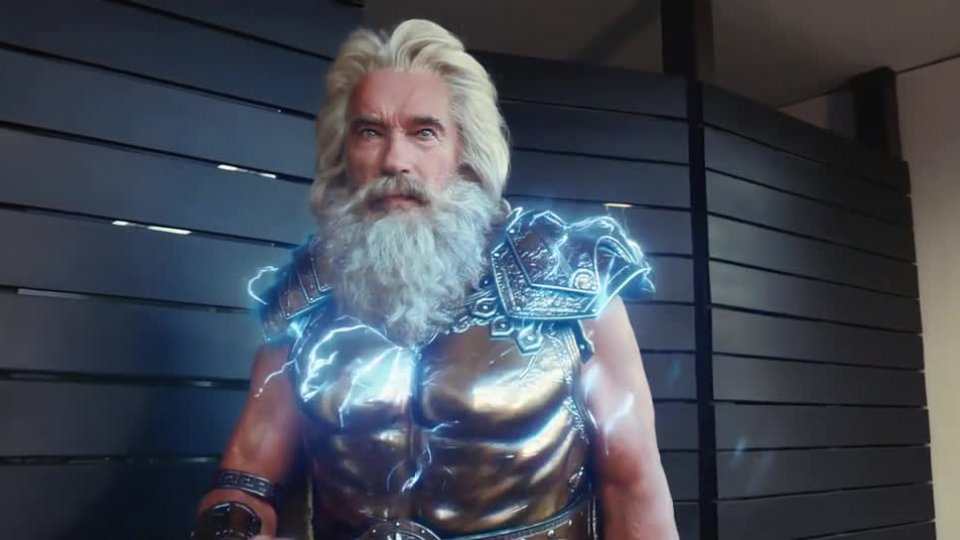 Arnold Schwarzenegger ako mocný boh Zeus v reklame na BMW - Mojevideo