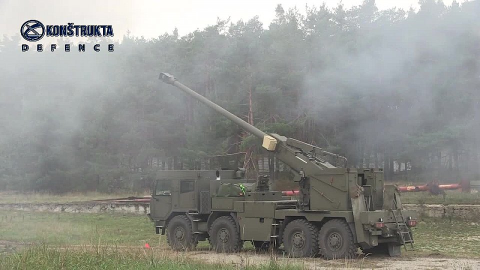 Húfnica Eva, 155 mm, na podvozku Tatra - Mojevideo