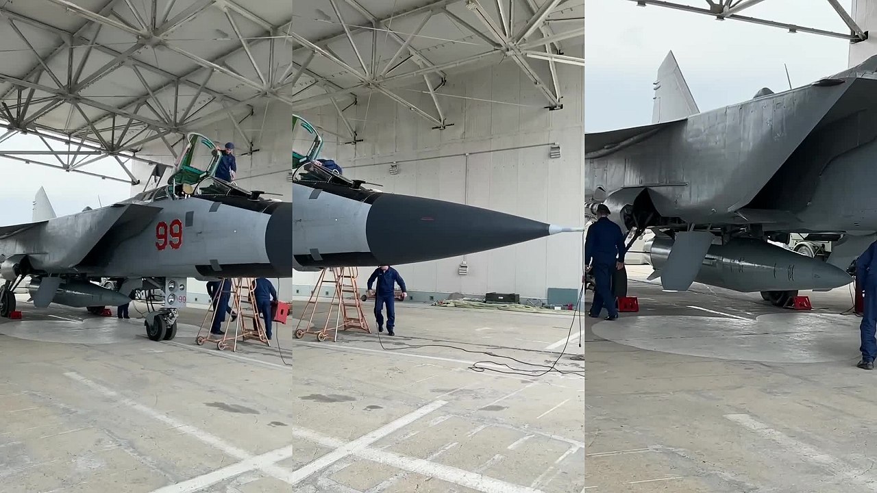 MiG-31K s raketou Kinzhal - Mojevideo