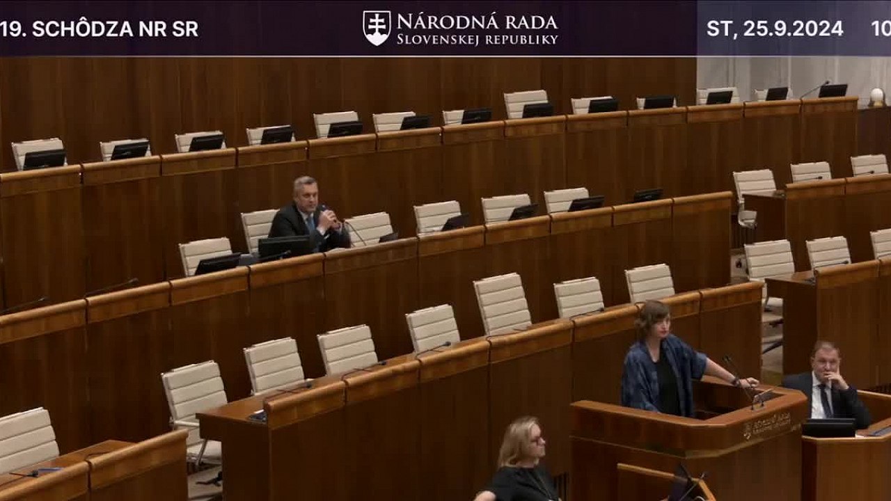 Incident v parlamente: Danko vykázal poslankyňu PS Plavákovú - Mojevideo