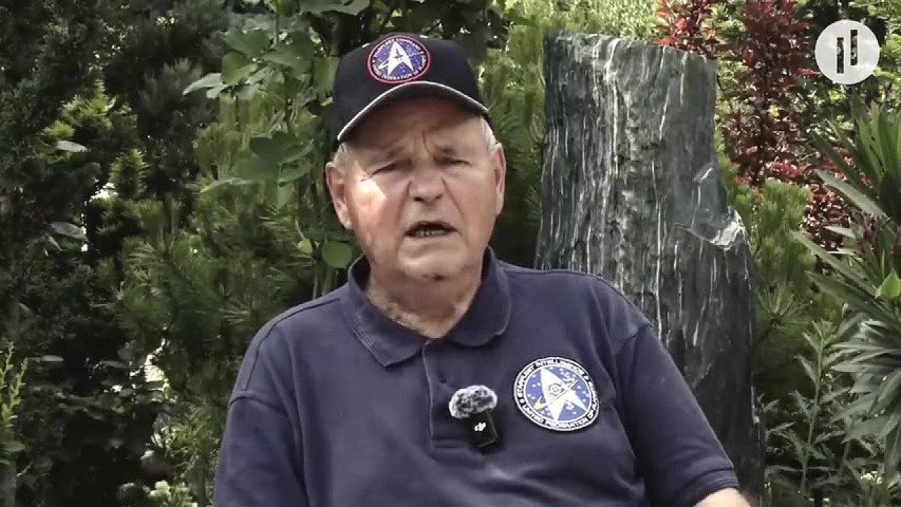 Peter Staněk - Úvahy o mimozemšťanech jsou zrcadlem pro nás samotné ...